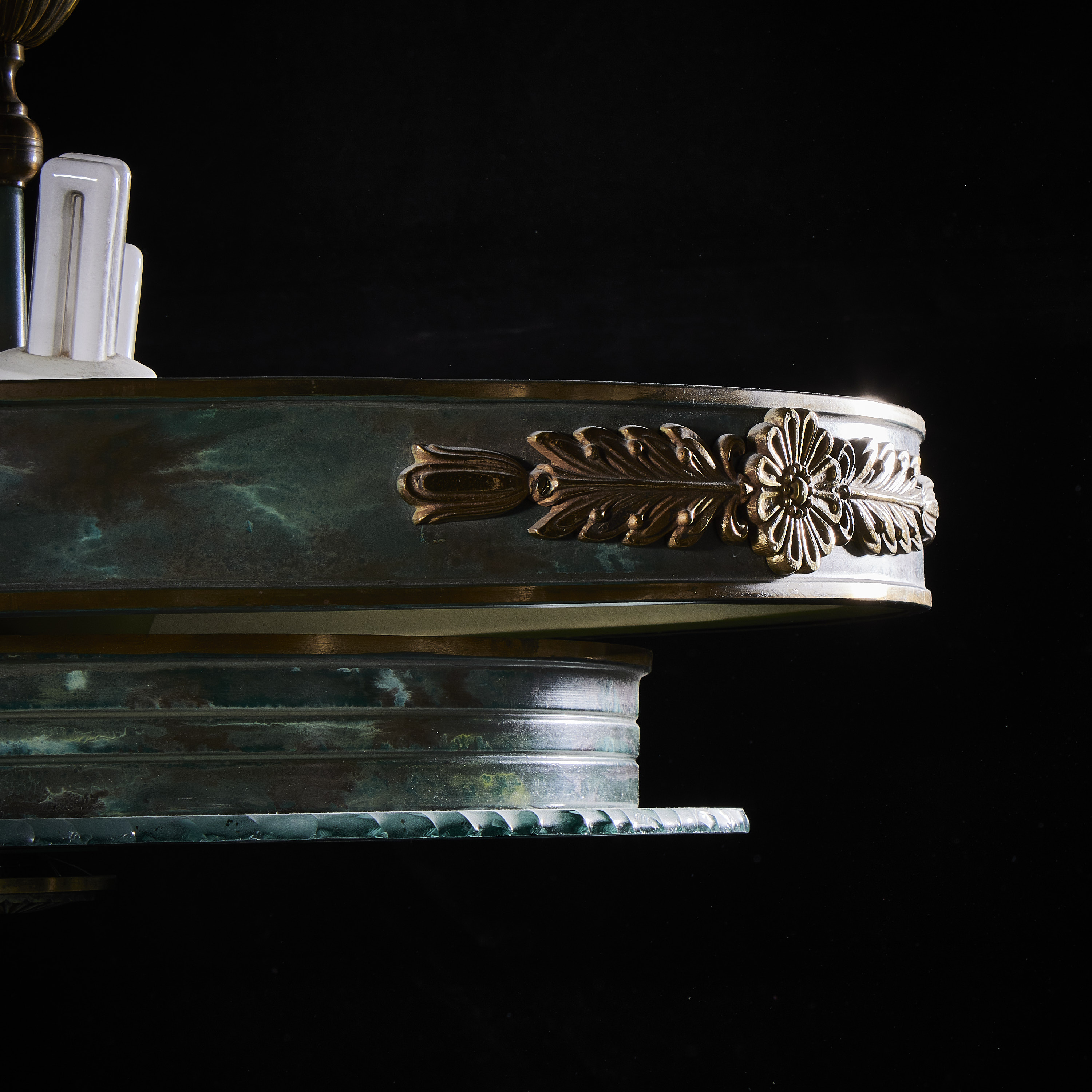 Takarmatur, 1920-tal. Höjd: 85 cm. Diameter: 65 cm. Metropol ...