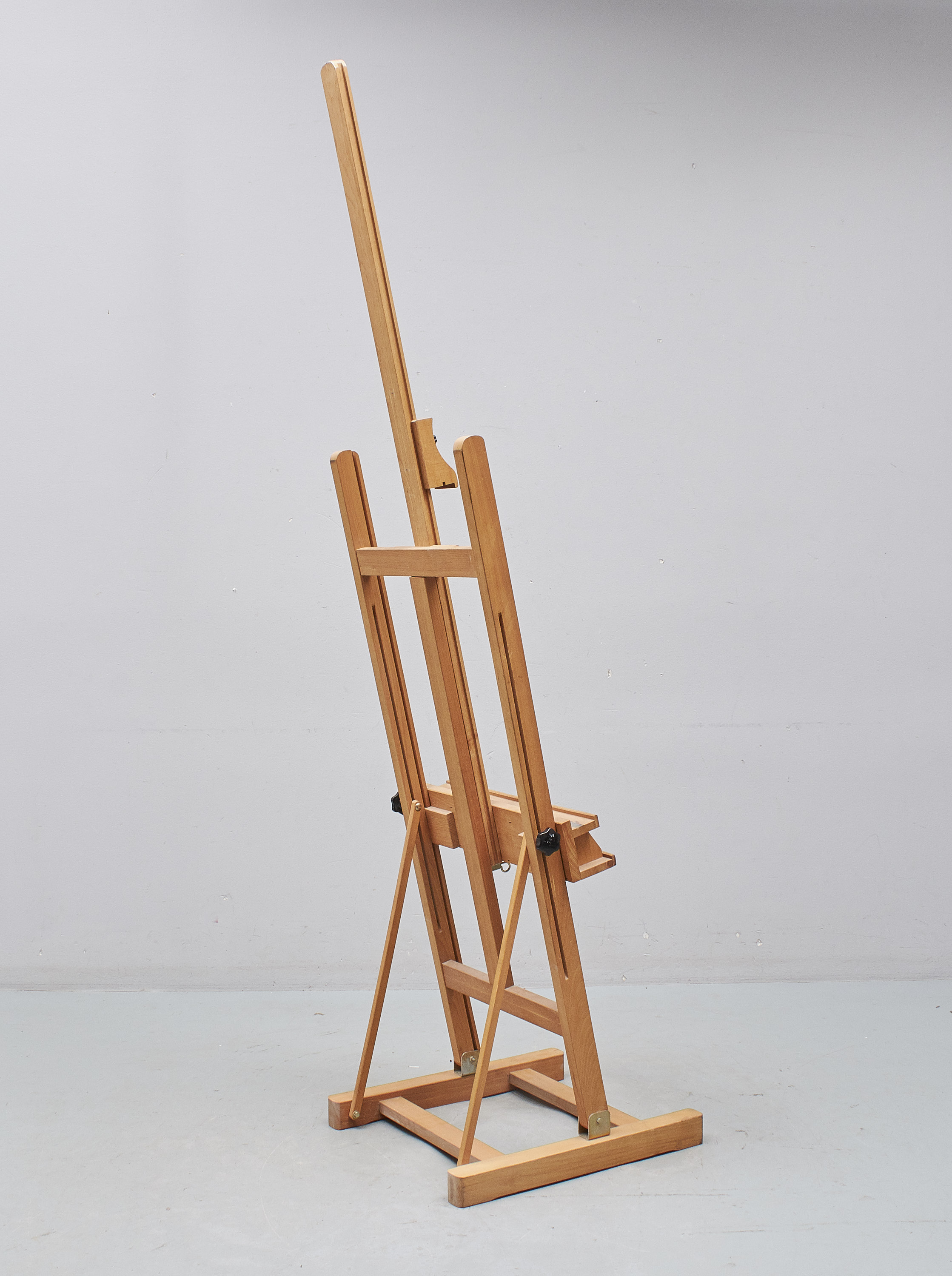 Staffli, bredd: 51 cm. Djup: 55 cm, höjd: 188 cm. Metropol - Auktioner ...