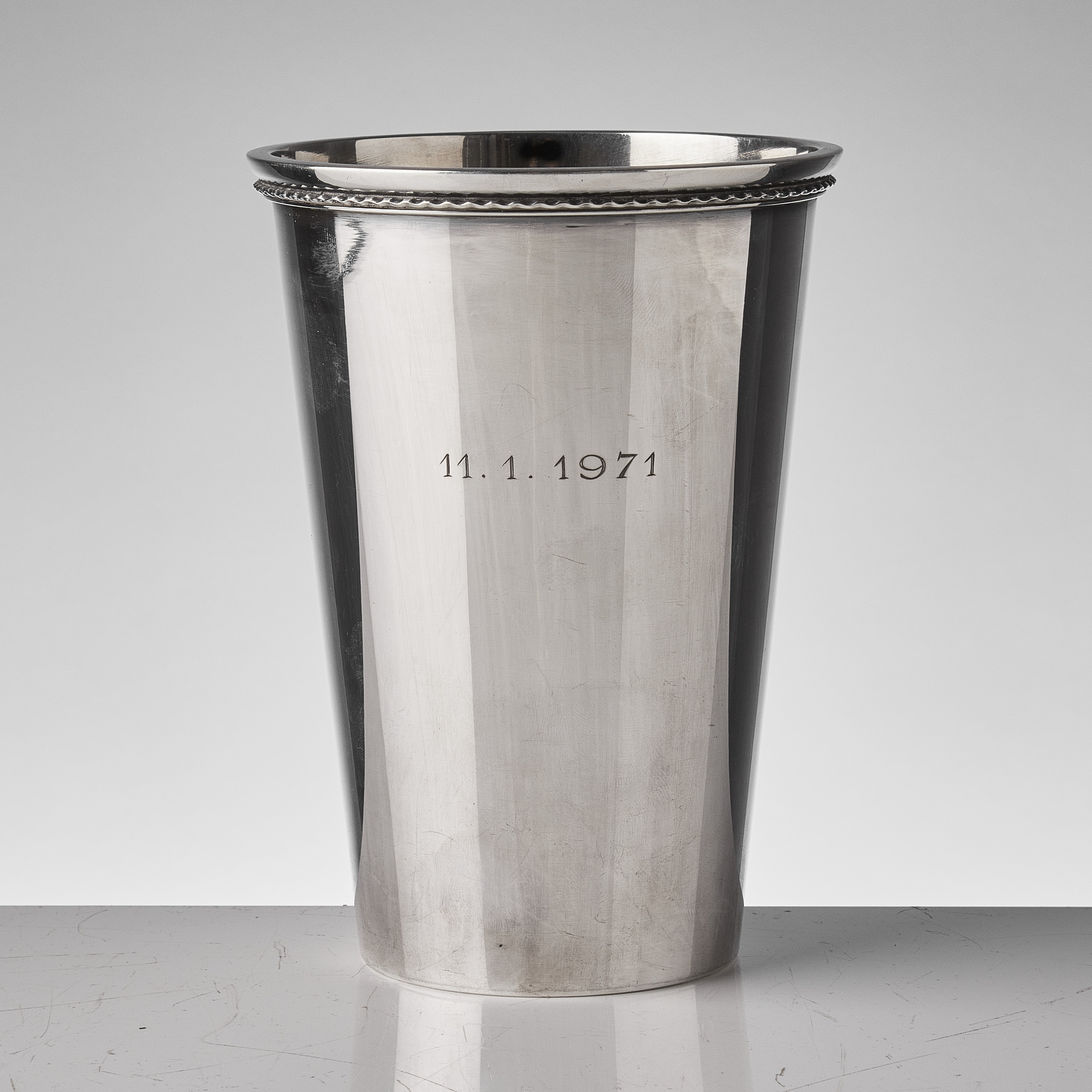 Bägare, silver, Gustaf VI Adolfs Monogram. Gåva från Gustaf VI Adolf ...