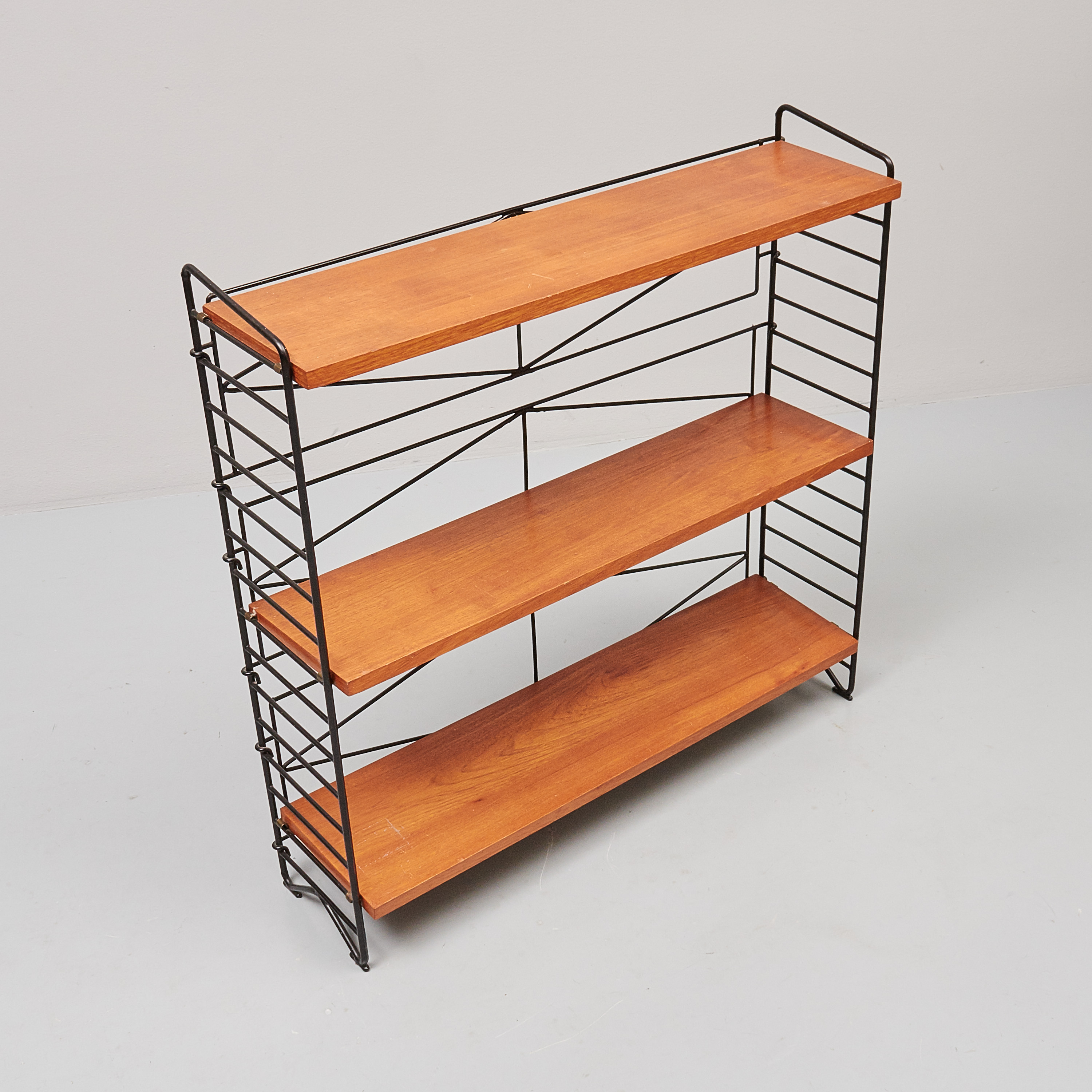 Bokhylla, String, längd: 80 cm, djup: 22 cm, höjd: 80 cm. Metropol ...